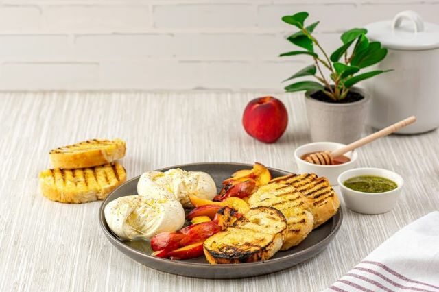 Discover Consumer Snacking Trends | Rich's USA