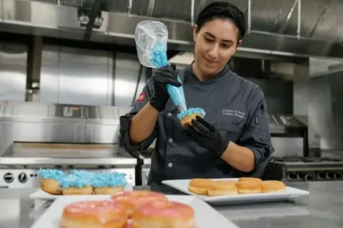 ALLEN® UNICED LAYER CAKES AND CUPCAKES - Rich's USA